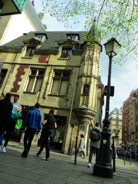 Parisian Walkways: Rue Vieille du Temple in the Marais District ...